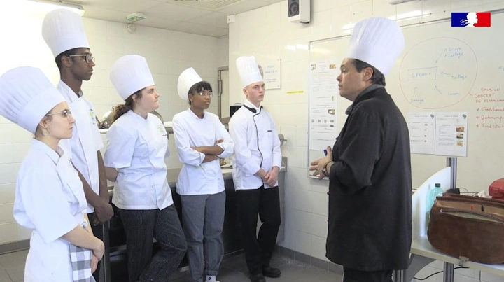 Bac technologique STHR - OnisepTV : l’information pour l’orientation en vidéo