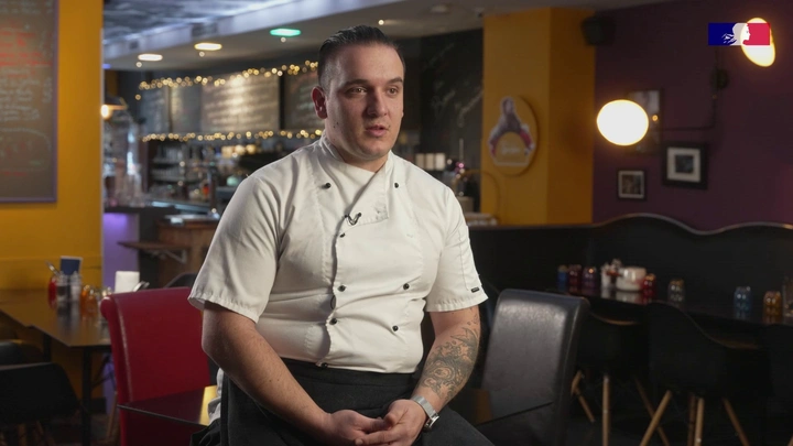 Paul, chef de cuisine : parcours de réussite d’un chef - OnisepTV : l ...
